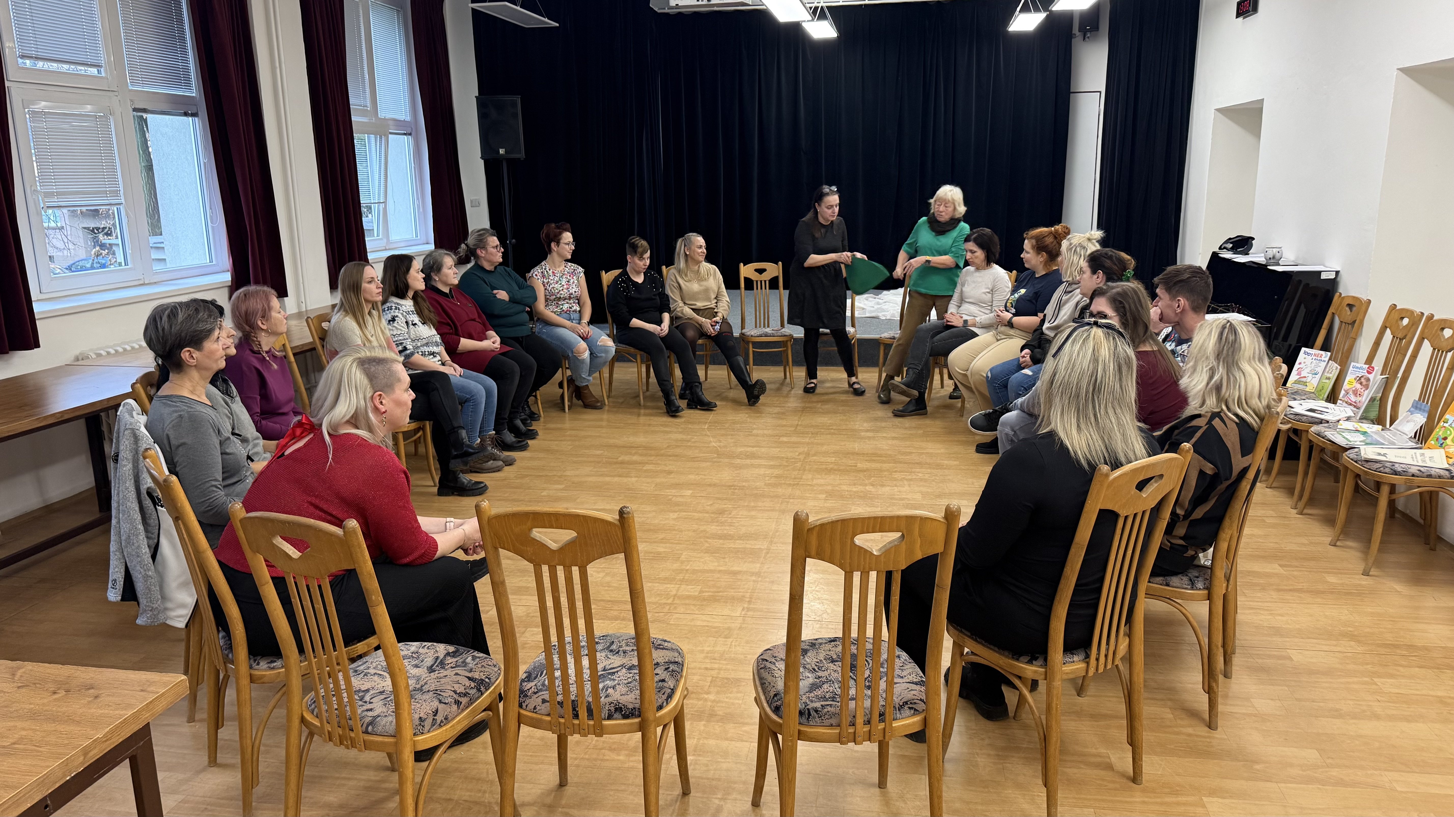 Průběžné studium k výkonu specializační činnosti provázejícího učitele ...